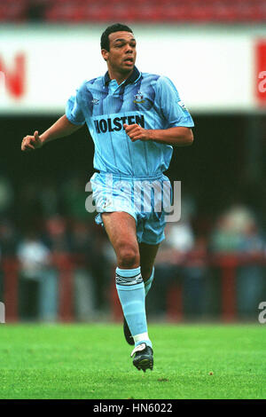 JASON DOZZELL TOTTENHAM HOTSPUR FC 21 April 1994 Stock Photo - Alamy