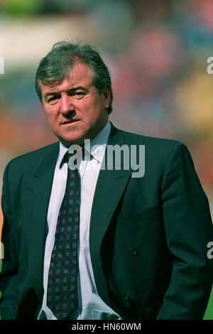 Tottenham Hotspur manager Terry Venables with new signing Gary Lineker ...