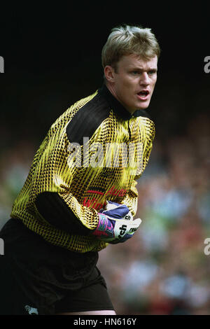 MARTIN TAYLOR DERBY COUNTY FC 04 October 1993 Stock Photo - Alamy