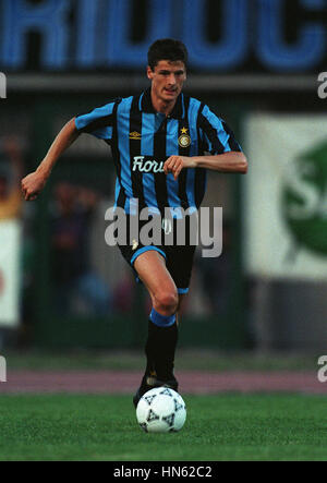 WIM JONK INTER MILAN FC 26 October 1993 Stock Photo - Alamy