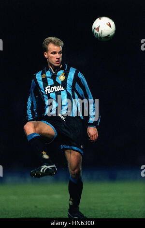 DENNIS BERGKAMP INTER MILAN FC 27 July 1993 Stock Photo - Alamy