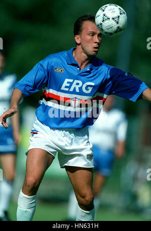 DAVID PLATT SAMPDORIA FC 26 July 1993 Stock Photo - Alamy