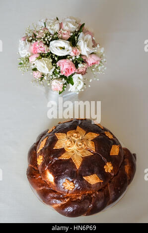 Russian traditional homemade bread Karavay on wedding ceremony Stock ...