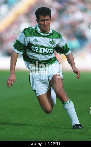 JOHN COLLINS GLASGOW CELTIC FC 27 September 1994 Stock Photo - Alamy