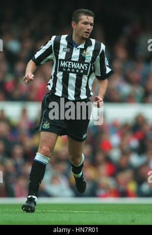STEVE HOWEY NEWCASTLE UNITED FC 18 October 1994 Stock Photo - Alamy