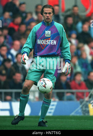 IAN WALKER TOTTENHAM HOTSPUR FC 28 November 1994 Stock Photo - Alamy