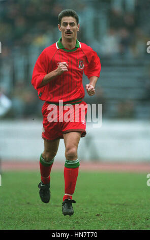 IAN RUSH WALES & LIVERPOOL FC 21 September 1993 Stock Photo - Alamy