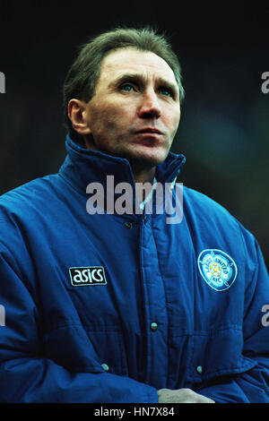 HOWARD WILKINSON LEEDS UNITED FC MANAGER 09 August 1994 Stock Photo - Alamy