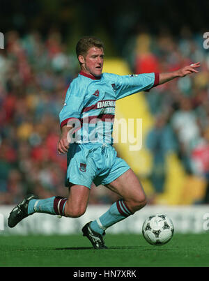 PETER BUTLER WEST HAM UNITED FC 13 September 1994 Stock Photo - Alamy