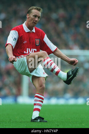 LEE DIXON ARSENAL FC 06 October 1994 Stock Photo - Alamy