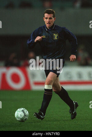 BRIAN IRVINE SCOTLAND & ABERDEEN FC 14 October 1993 Stock Photo - Alamy