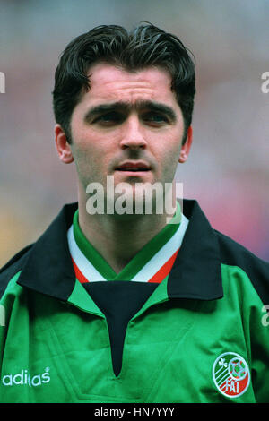 EDDIE MCGOLDRICK EIRE & ARSENAL FC 06 June 1994 Stock Photo - Alamy