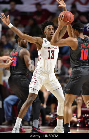 Philadelphia, Pennsylvania, USA. 9th Feb, 2017. Temple Owls guard ...