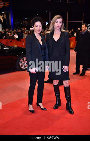 Dunja Hayali mit Freundin Pamela Schobeß bei der Festivaleröffnung und ...