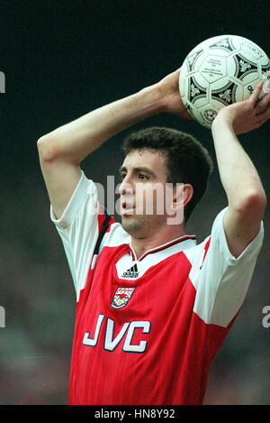 NIGEL WINTERBURN ARSENAL FC 01 September 1998 Stock Photo - Alamy