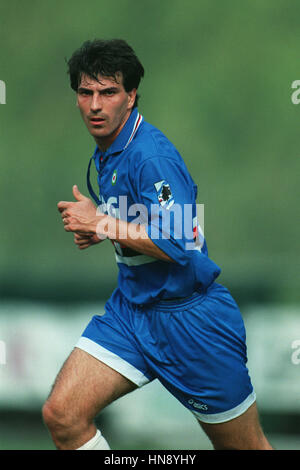 ALESSANDRO MELLI SAMPDORIA FC 10 August 1994 Stock Photo: 133577632 - Alamy