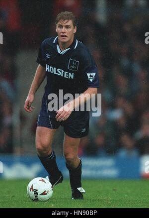 KEVIN SCOTT TOTTENHAM HOTSPUR FC 12 August 1994 Stock Photo - Alamy