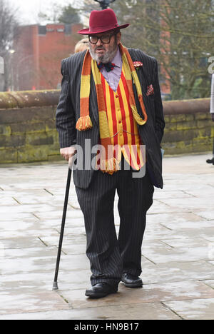 John 'Fingers' Fingleton arriving at St Peter's Church for the funeral ...
