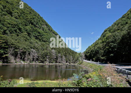 Notch Lake in Stony Clove beside the Devil's Tombstone campground ...