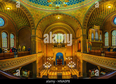 Bima, altar, Spanish Synagogue, interior shot, Josefov, Jewish Quarter ...