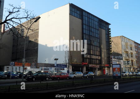 The Kant Garage is a pioneering example of a multi-story garage, built ...