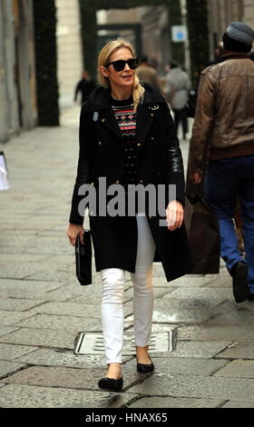 Kelly Rutherford out and about in Milan with her boyfriend Tony Brand ...