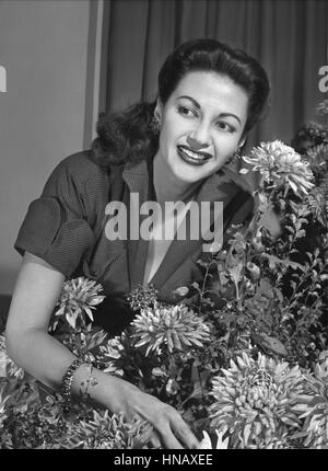 Yvonne De Carlo Actress 1950 In London 01 June 1950 **WARNING** This ...