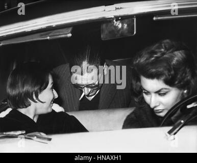 Sophia Loren with her sister, Anna Maria Villani Scicolone (aka Anna ...