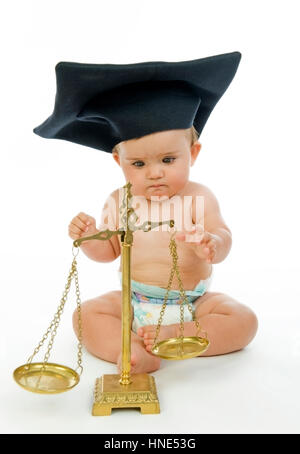 Model release, Symbolbild Rechte des Kindes, Kind mit Richterhut und ...