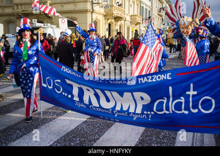 Viareggio, Italy. 12th February 2017. first parade of the 2017 Stock ...