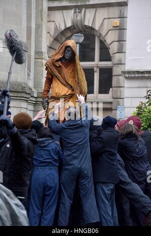 DOCTOR WHO series ten being filmed in Cardiff Bay Stock Photo - Alamy