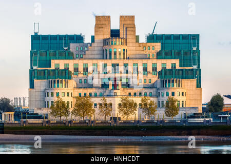 M16 Building In Vauxhall Stock Photo - Alamy