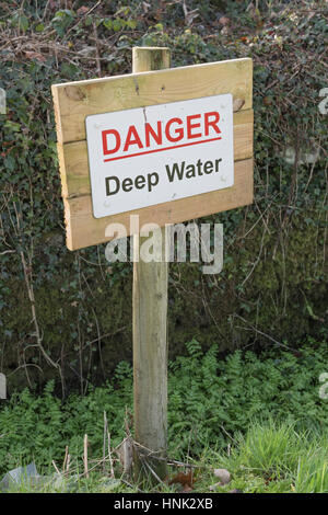 Danger deep water sign keep out dangerous warning danger of drowning ...