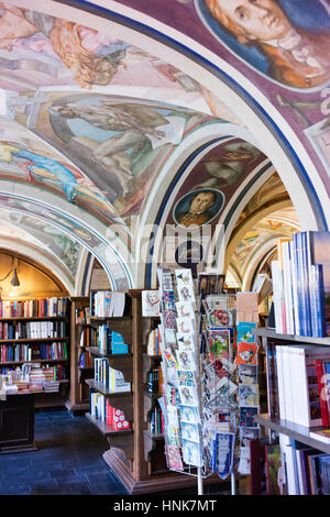 mural of bookstore Stock Photo - Alamy
