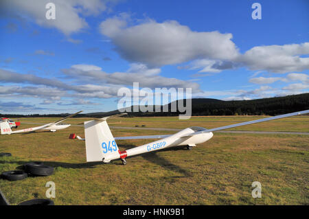 a glider parked on the airfield of Deeside Gliders Club Stock Photo - Alamy