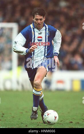 CHRIS WADDLE SHEFFIELD WEDNESDAY FC 05 January 1995 Stock Photo - Alamy