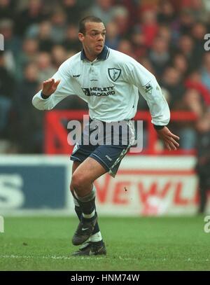 JASON DOZZELL TOTTENHAM HOTSPUR FC 21 April 1994 Stock Photo - Alamy