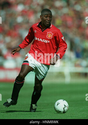 ANDY COLE MANCHESTER UNITED FC ST JAMES PARK NEWCASTLE ENGLAND 15 ...