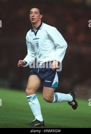 ROBBIE FOWLER ENGLAND U21 & LIVERPOOL FC 22 November 1995 Stock Photo ...