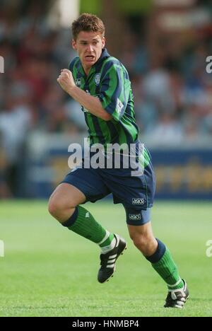 ANDY COUZENS LEEDS UNITED FC 20 July 1996 Stock Photo - Alamy