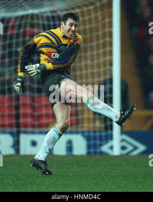 PAT BONNER GLASGOW CELTIC FC 04 August 1993 Stock Photo: 133512034 - Alamy