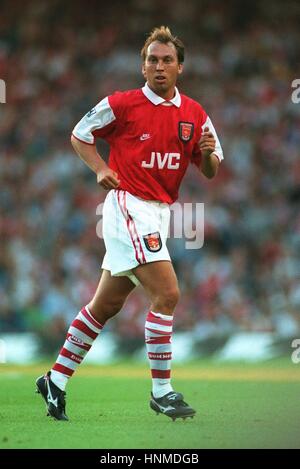 DAVID PLATT ARSENAL FC 11 August 1995 Stock Photo - Alamy