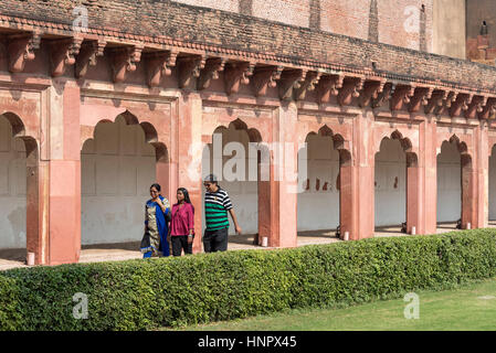 Covered colonnaded passageway, Agra Fort, India Stock Photo - Alamy