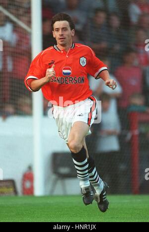 IAN NOLAN SHEFFIELD WEDNESDAY FC 24 August 1995 Stock Photo - Alamy