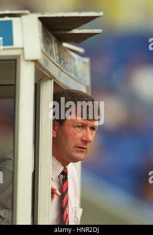 BRUCE RIOCH ARSENAL FC MANAGER 11 August 1995 Stock Photo - Alamy