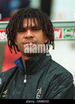 RUUD GULLIT CHELSEA FC PLAYER-MANAGER 02 December 1996 Stock Photo - Alamy