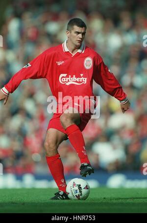 DOMINIC MATTEO LIVERPOOL FC 09 August 1995 Stock Photo - Alamy