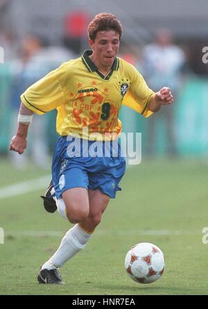 JUNINHO BRAZIL & MIDDLESBROUGH FC 27 November 1996 Stock Photo - Alamy