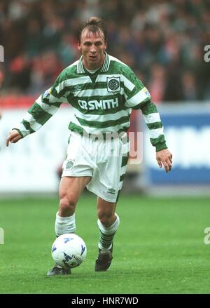 ANDREAS THOM GLASGOW CELTIC FC 11 September 1995 Stock Photo - Alamy