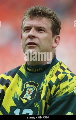 ANDY GORAM SCOTLAND & GLASGOW RANGERS FC 11 June 1996 Stock Photo - Alamy